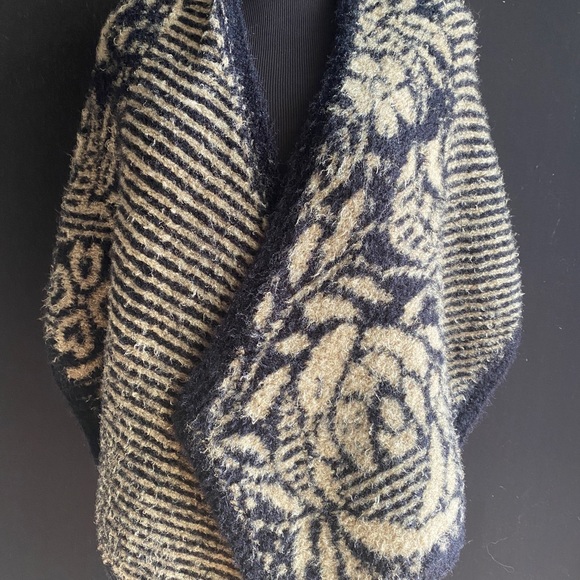 Hand Crafted | Accessories | New Hand Double Knitted Shawl Twosided ...
